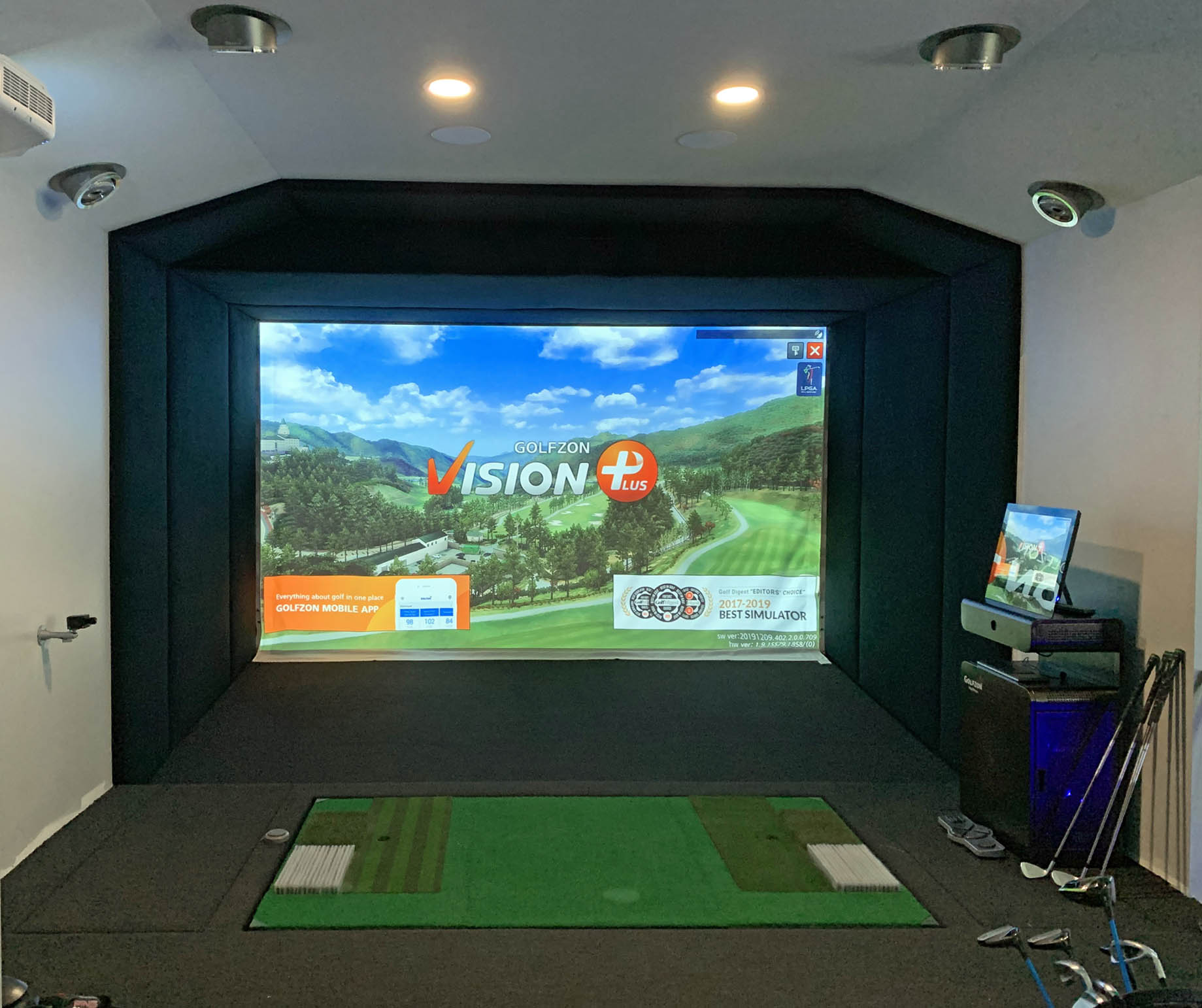 Azione Unlimited Partners with GOLFZON - Residential Systems