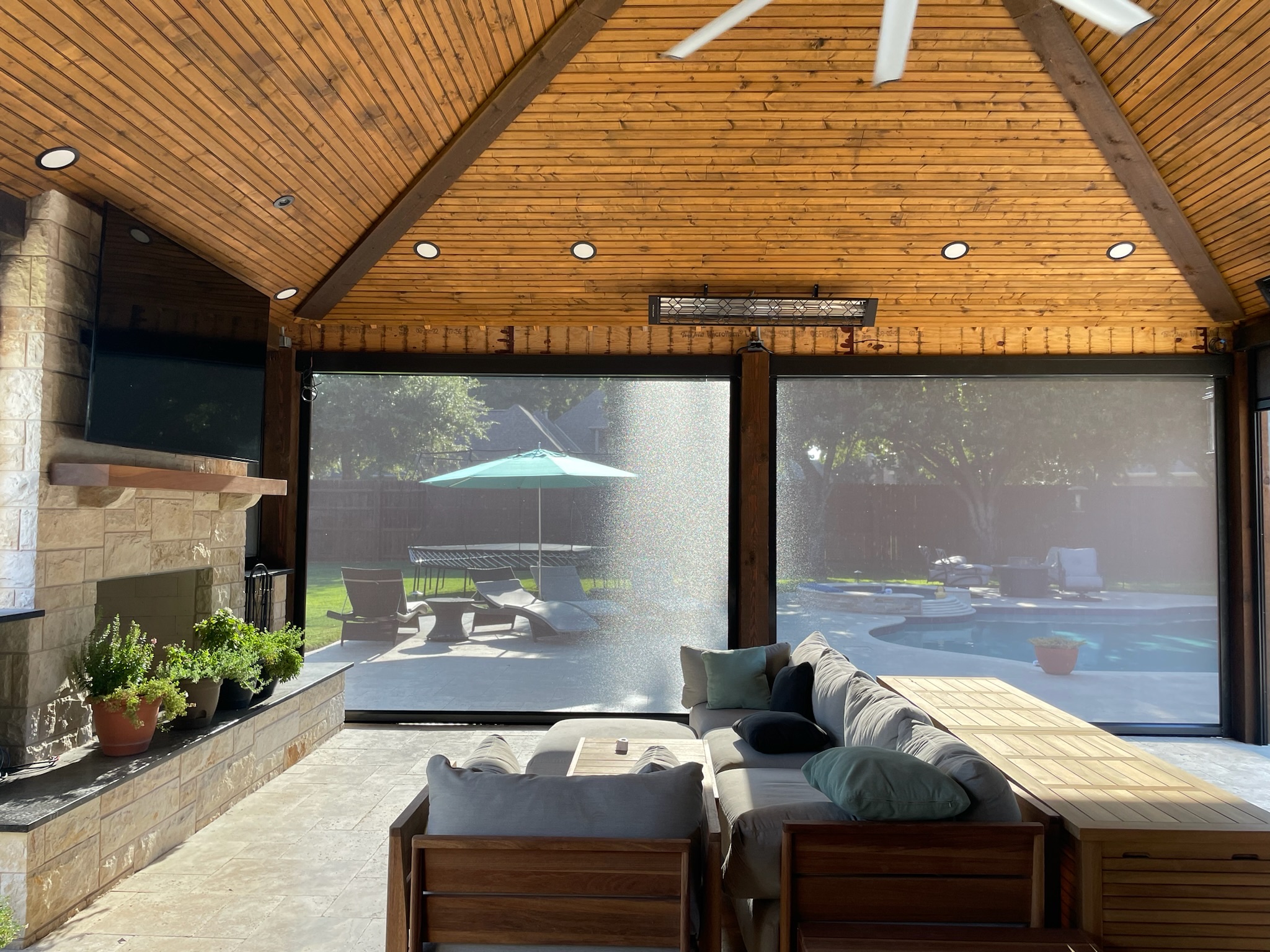 Screen Innovations Upgrades KAOS Outdoor Shades With Features from Its ...